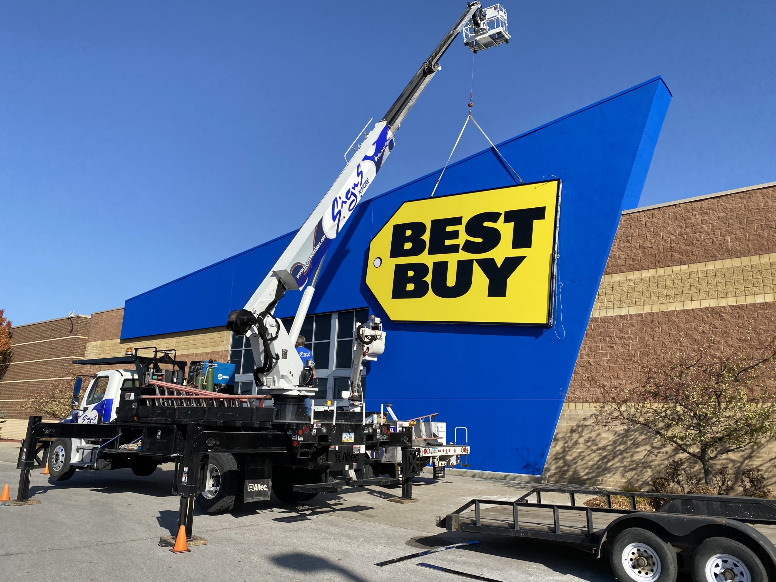 Signs 'N More - Full Service Sign Company in Des Moines, Iowa